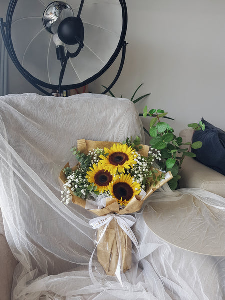 Shiny Sunflower Bouquet – Louve Florist